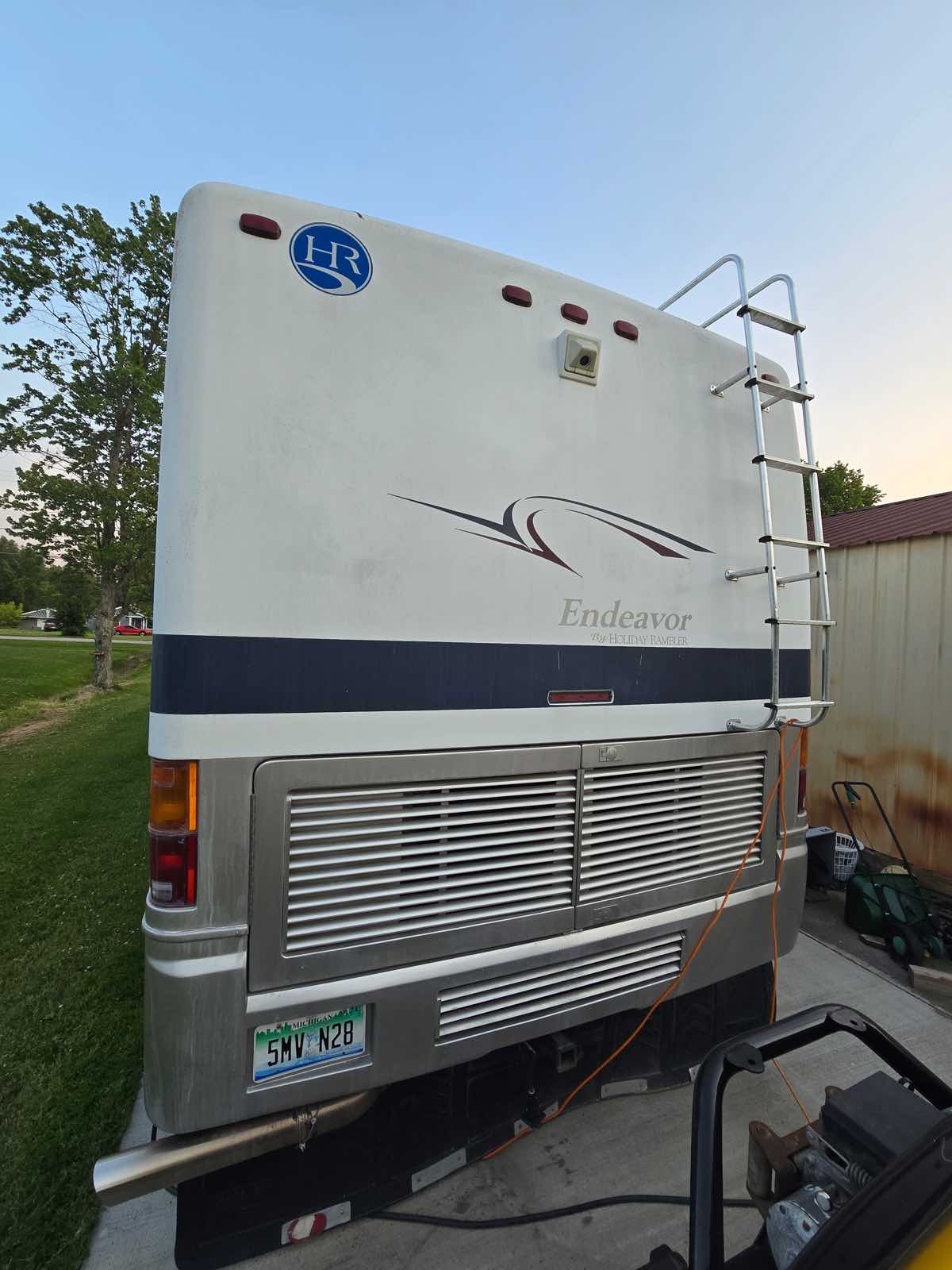 Family Glamping Unit (Member Spotlight!) - rvshowoff.com