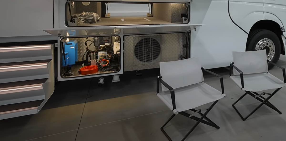 31 Features We Love On This 1.2M Dollar RV - rvshowoff.com