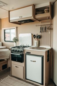 21 Inspiring RV Kitchen Layouts for Gourmet Cooking on the Go ...